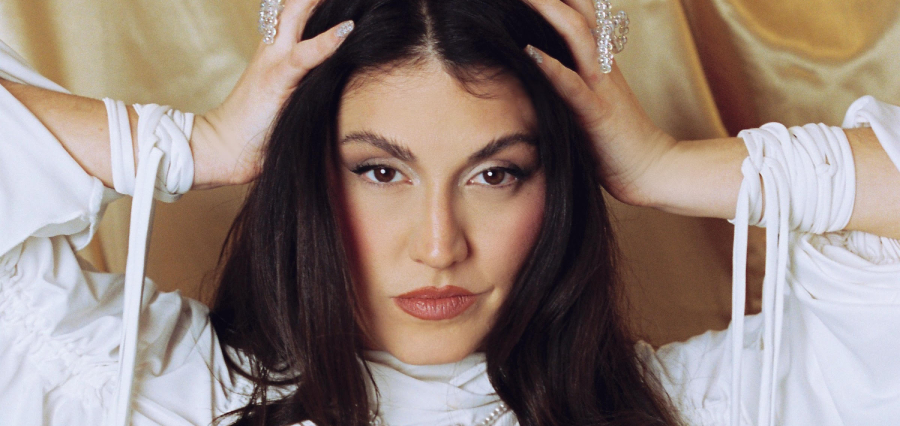Queralt Lahoz estrena el primer adelanto de su nuevo EP – www.musicazul.com Queralt Lahoz estrena el primer adelanto de su nuevo EP – www.musicazul.com